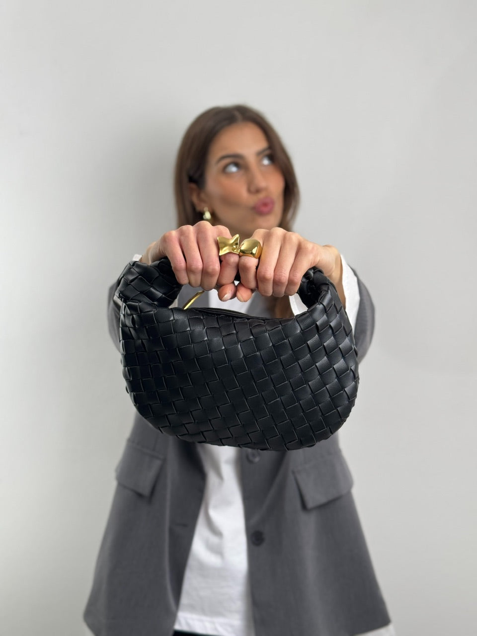 Borsa Nera a Mano in Eco Pelle con Nodo | Paloma Store – PALOMA Store